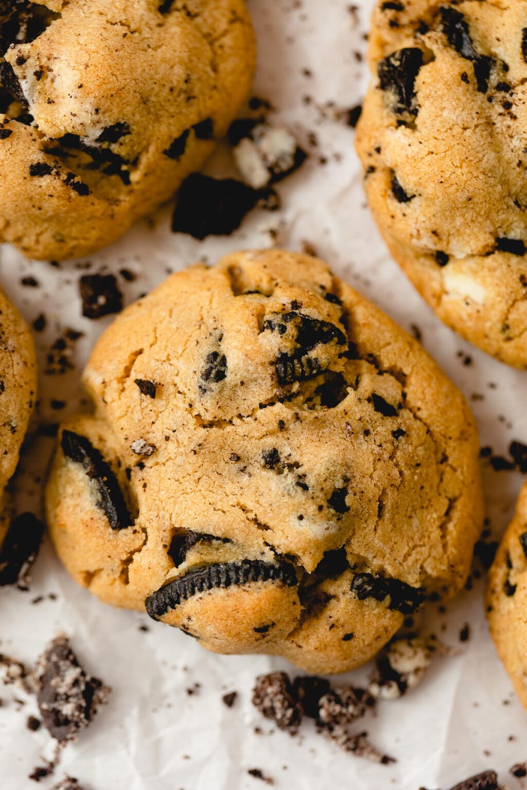 Chewy Peanut Butter Oreo Cookies - Elle Makes Dessert